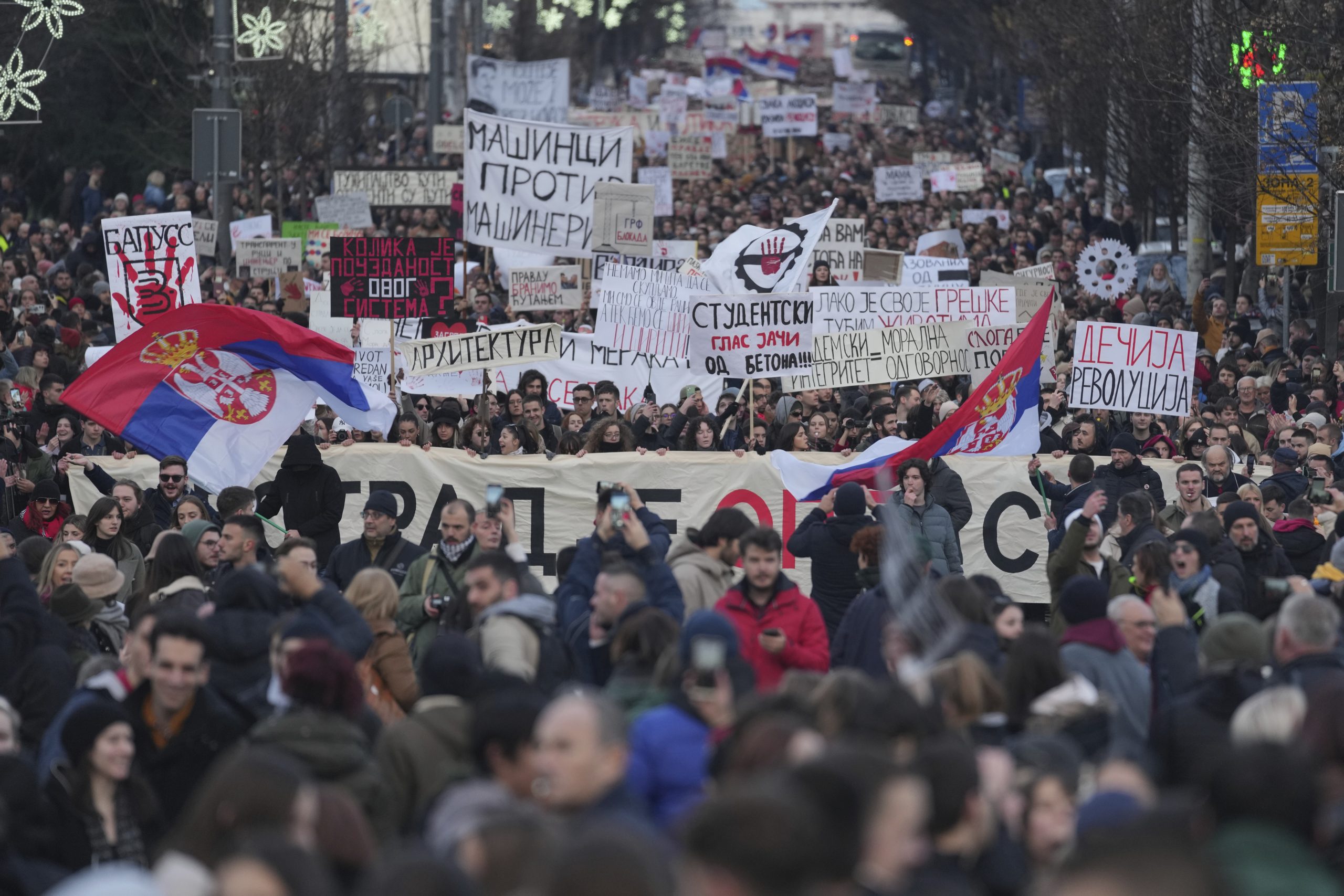 Tišina, svetlost, buka: Protest na Slaviji na poziv studenata jedan od ...